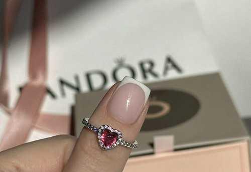 Кольцо Pandora возвышенное красное сердце