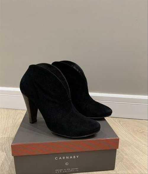 Женские замшевые ботильоны Carnaby (Chestershoes)