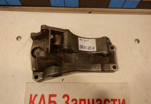 Кронштейн генератора VW Golf 4 Bora 1997-2005 г