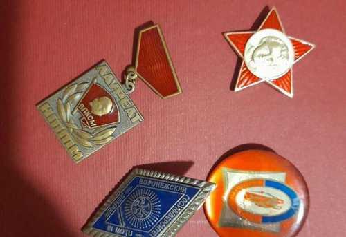Значки, медали, ордена эпохи СССР