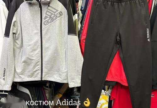 Спортивный костюм adidas