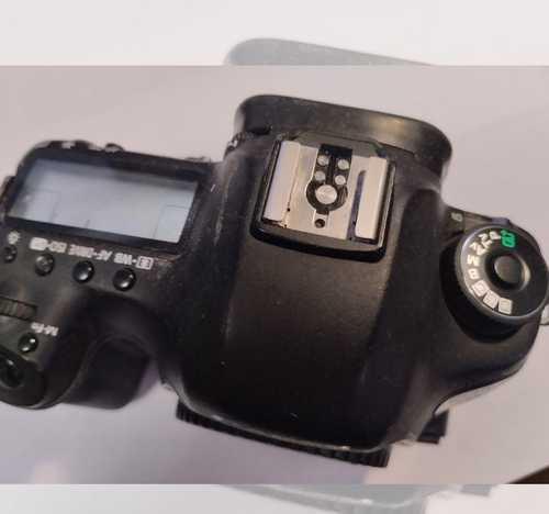 Продам профессиональный фотоаппарат Canon Mark III