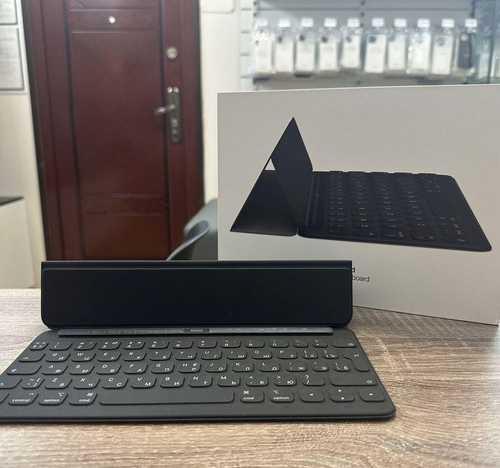 Apple SMART KeyBoard для iPad 7-9 / Air 3 / Pro 10