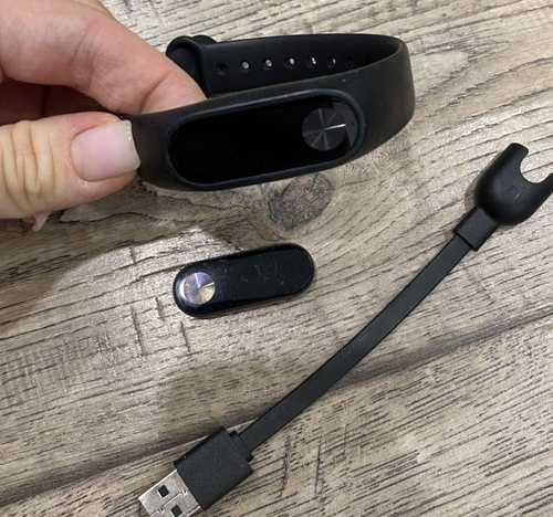 Фитнес браслет xiaomi mi band бу