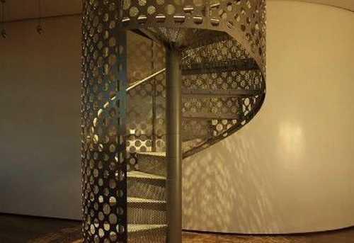 Винтовая лестница из плазморезки №052