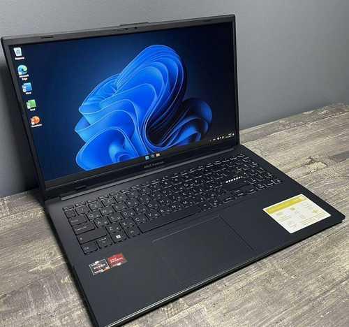 Ноутбук Asus VivoBook Go 15 Ryzen 5 16/512