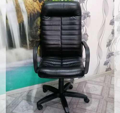 Компьютерное кресло (руководителя)