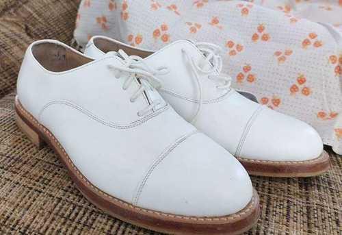 Ботинки белые кожаные