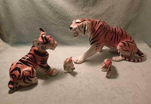 Фарфоровые статуэтки лфз тигр "Шерхан" и его семья