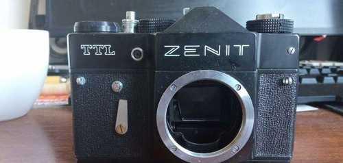 Продам фотоаппарат Зенит TTL