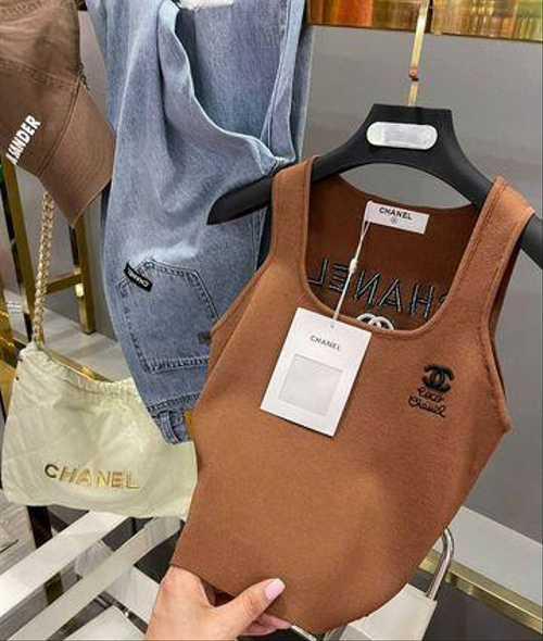 Крутой топ Chanel в 2 цветах