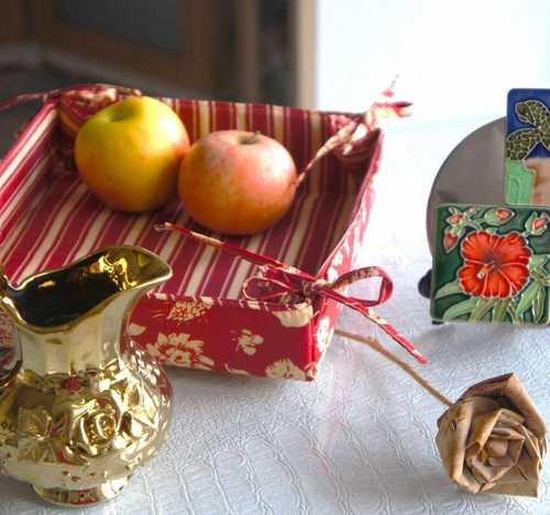 Сувениры подарки -сумка, золотой кувшин, кофр и др