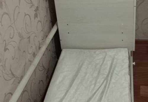 Детская мебелерованная кровать с маятником