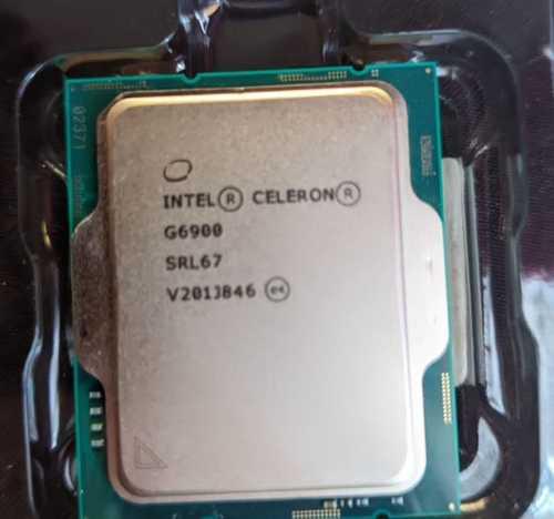 Intel celeron G6900