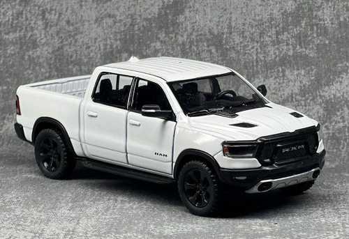 Моделька dodge ram 1/46 kinsmart