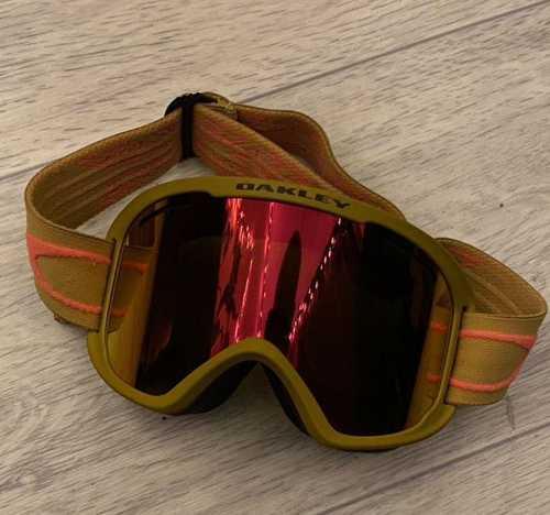 Горнолыжные очки oakley