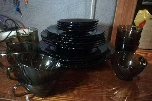 Набор посуды из тёмного стекла