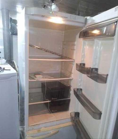 Продам холодильник аристон