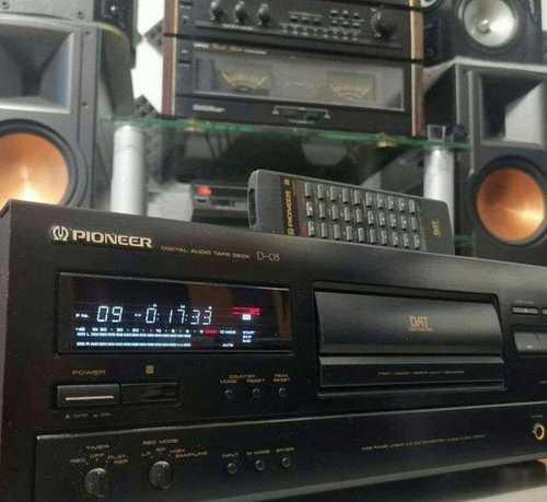 Pioneer D-05 DAT рекордер высшего класса