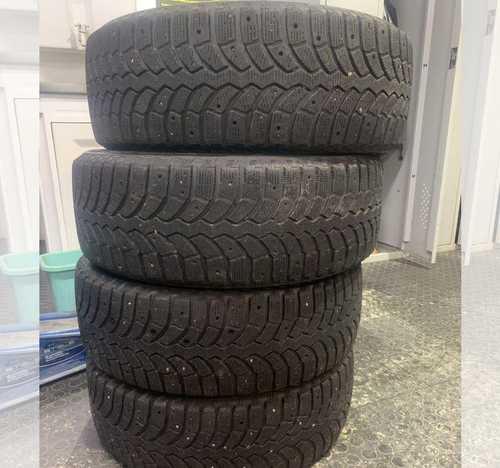 Bridgestone Blizzak Spike-01 195/60 R15