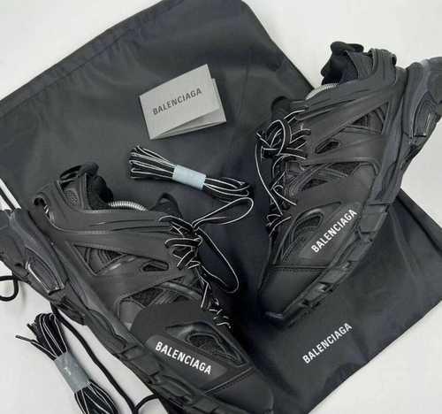 Balenciaga track 1