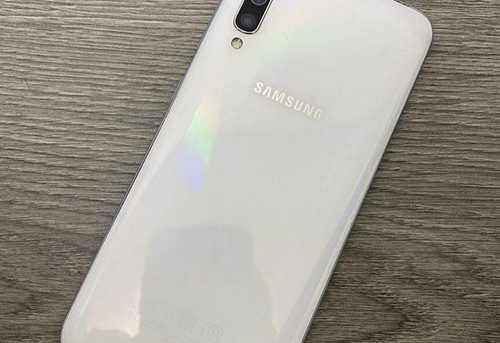 Телефон Samsung а50