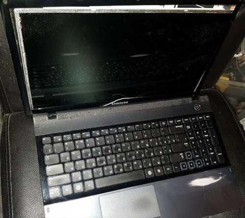 Ноутбук Samsung NP300E5C-U06RU