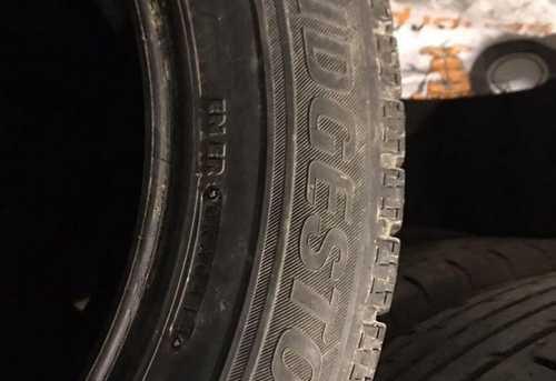 Bridgestone Blizzak VL1 215/60 R17