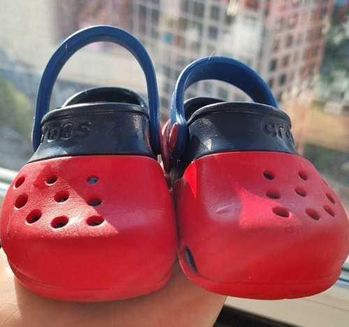 Тапочки детские crocs