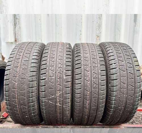 Pirelli Carrier Winter 215/70 R15C 109T