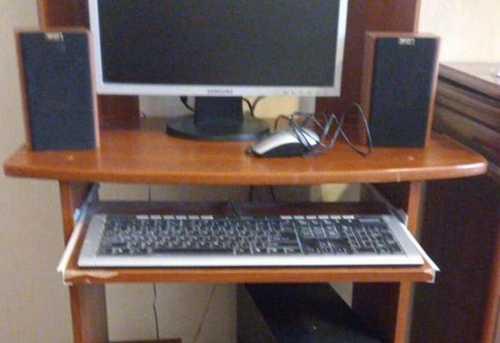 Компьютерный стол с компьютером и колонками бу