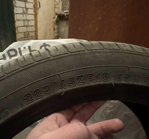 Winrun R330 225/45 R18