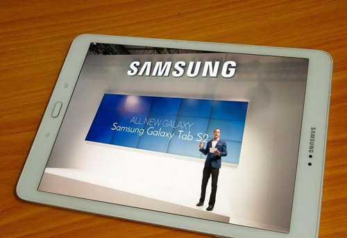 Samsung 9,7" Мощный Тонкий Легкий экран 264 PPI