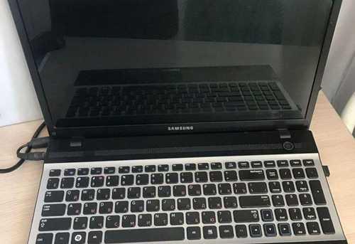Ноутбук 15.6" Samsung NP300V5A, 128 ГБ, Pentium B940, RAM 4 ГБ, GeForce GT 520MX 0.5 ГБ