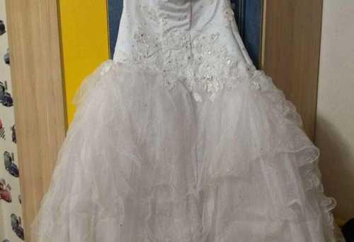 Свадебное платье 46