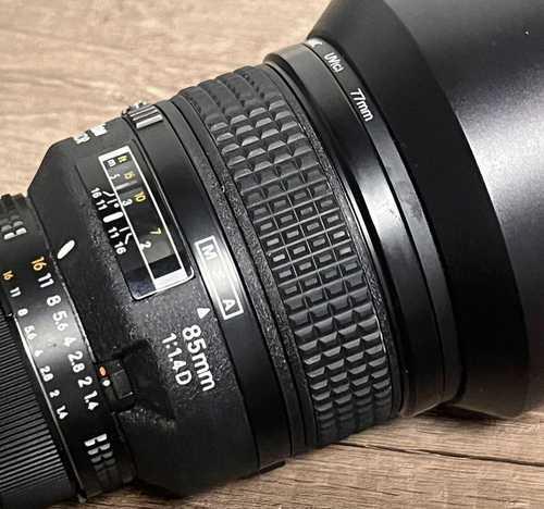 Nikon 85mm 1.4D Nikkor