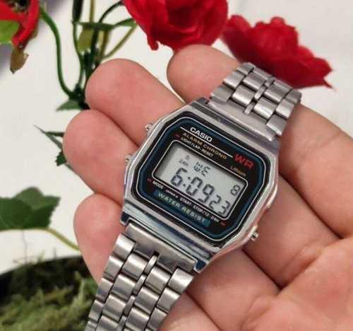 Электронные часы Casio