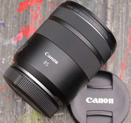 Canon RF 85mm F2 macro IS STM s/n129