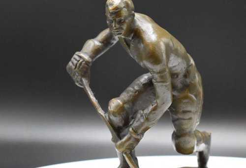Бронзовая статуэтка "Хоккеист" (ретро)