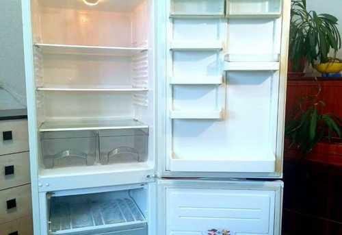 Холодильник невысокий " Атлант". есть доставка