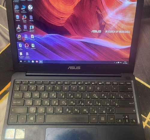 Нетбук asus