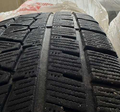 Bridgestone Blizzak Revo GZ 215/55 R17
