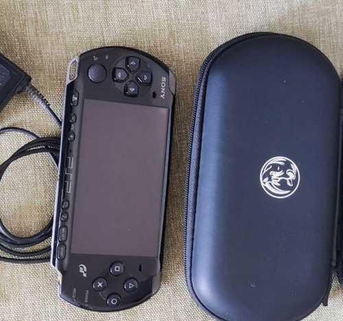 Sony psp 3008(прошита, состояние новой, чехол)