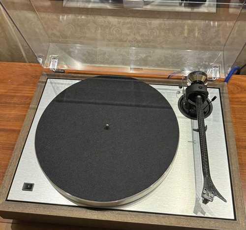 Проигрыватель виниловых дисков Pro-Ject The Classi