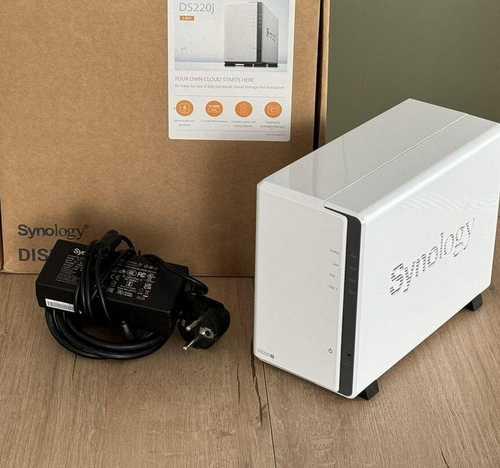 Сетевое хранилище Synology 220j