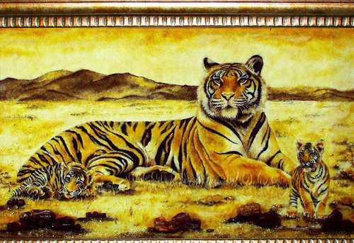 Картина из натурального янтаря - Тигрица с тигрята