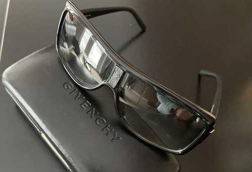 Солнцезащитные очки Givenchi