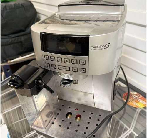 Кофемашина delonghi magnifica s