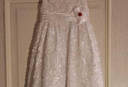 Платье для девочки 122 размер 6-7 лет белое