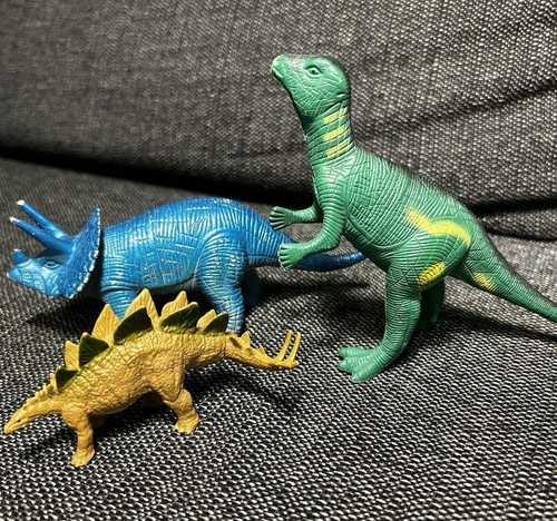Динозавры игрушки